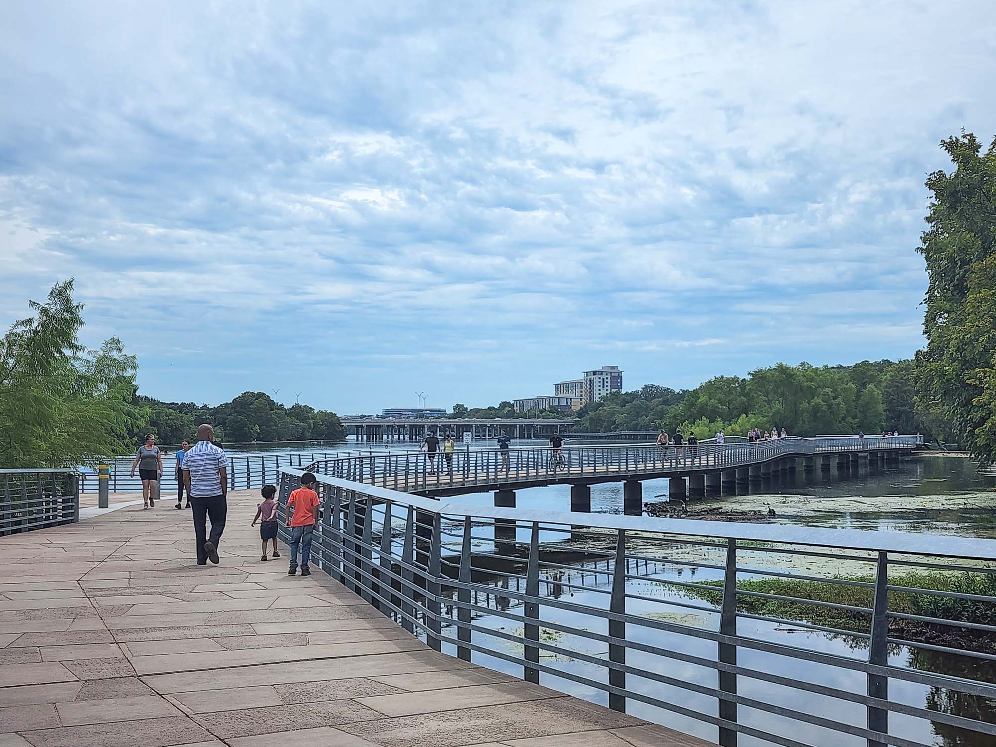 Ultimate Guide to Ann & Roy Butler Hike and Bike Trail, Austin