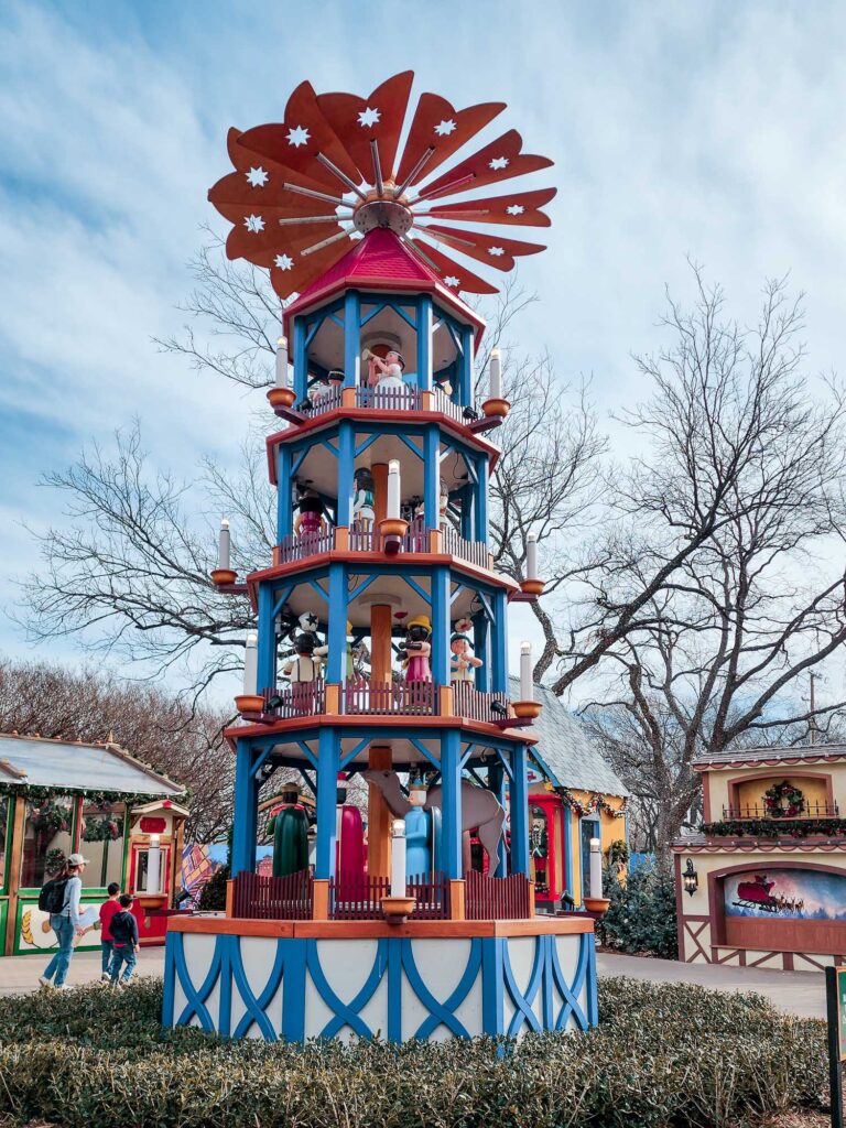 18 Must-See Holiday Attractions in Dallas for Christmas Cheer