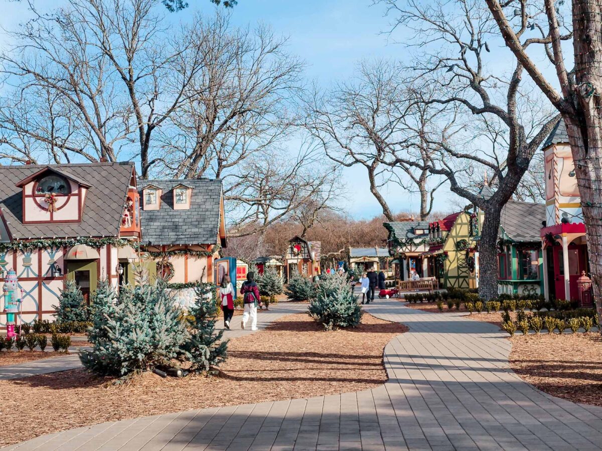 18 Must-See Holiday Attractions in Dallas for Christmas Cheer